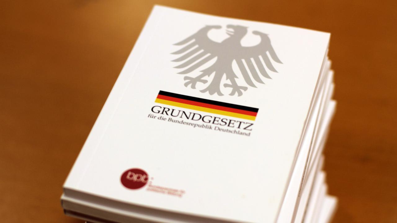 Pride-Month-Kampagne zur Grundgesetzergänzung